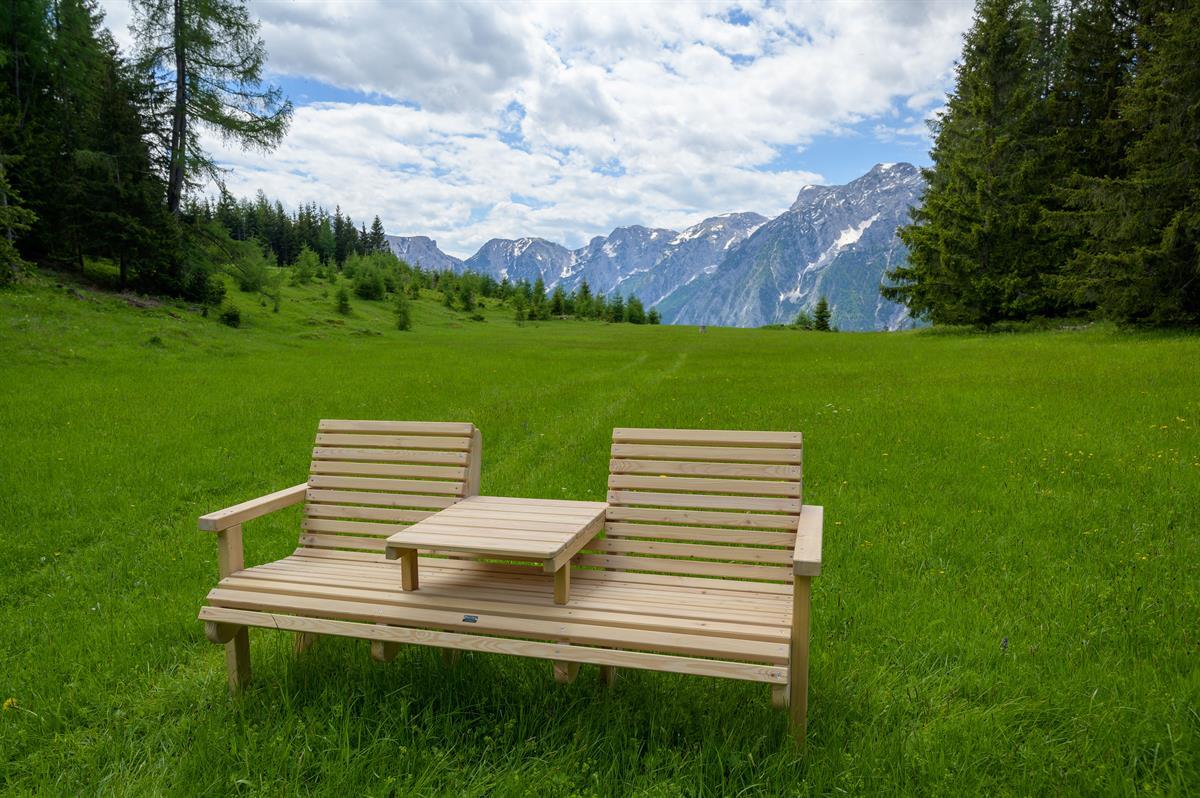 Hausbank: Abendsonne mit Tisch | Tischlerei SilberHolz